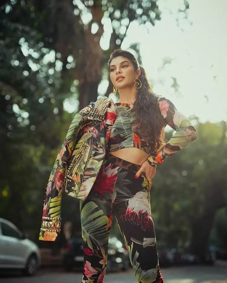Jacqueline Fernandez’s bewitching pictures go viral, See Here ...
