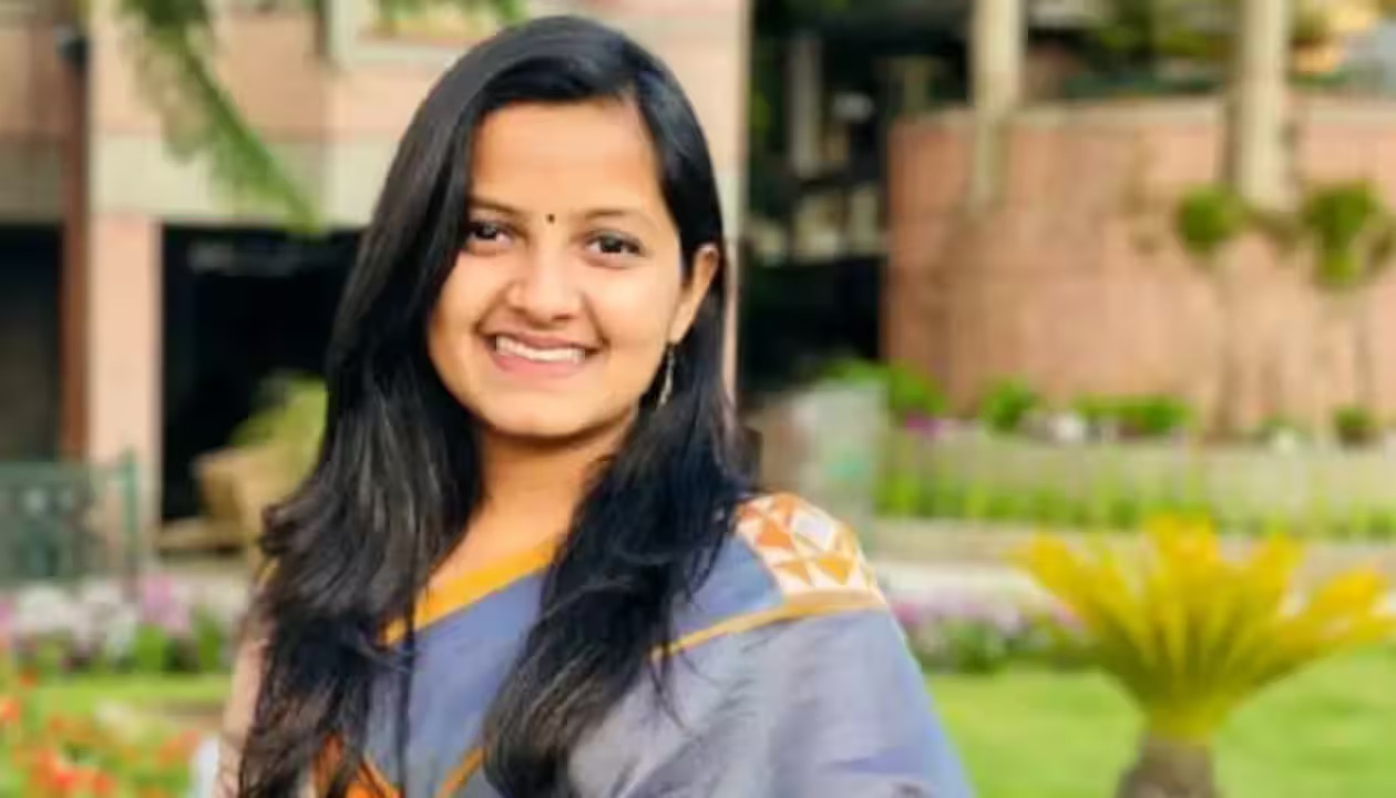 How Losing Her Father to Cancer change Future of IAS Officer Rishita ...