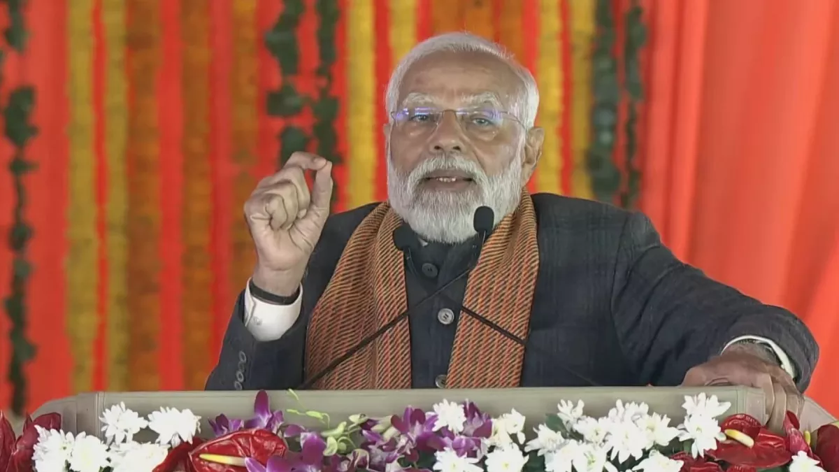 Modi in Kashmir: Modi visits Bakshi stadium in Srinagar. - Buziness Bytes